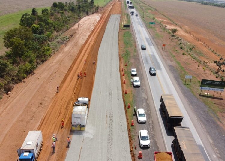 Mt Nova Rota Cria Desvio De Tráfego Para Trabalhar Nas Obras De